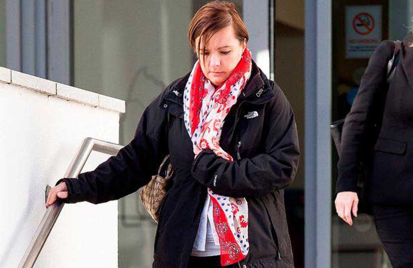 Lehrerin beim Oral-Verkehr mit Schüler erwischt - UnserTirol24