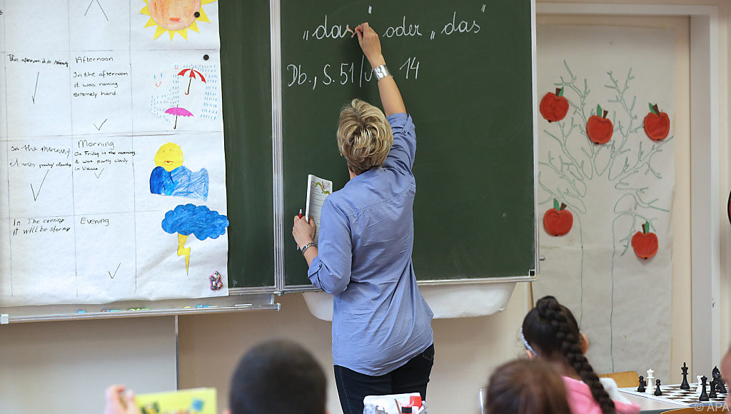 Lehrer mit zwei Stunden mehr Unterricht im OECD-Schnitt - UnserTirol24
