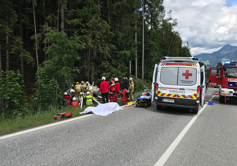 Zwei Lkw prallen frontal aufeinander - UnserTirol24