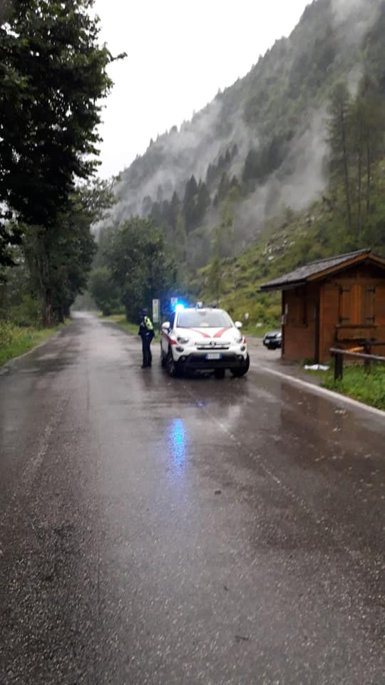 Frana in Val di Genova, bloccate un centinaio di persone - UnserTirol24 Frana in Val di Genova, bloccate un centinaio di persone - UnserTirol24
