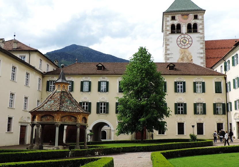 Unverhoffte Entdeckung im Kloster Neustift - UnserTirol24