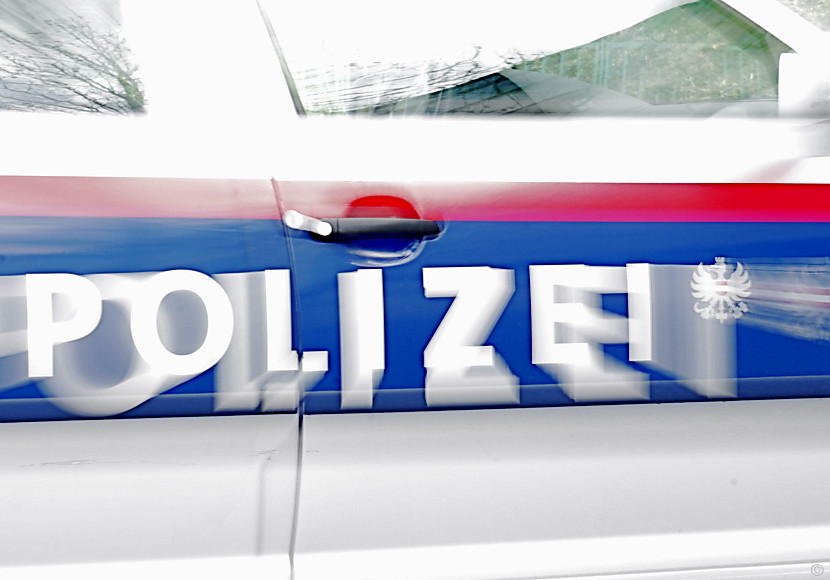 Exhibitionist masturbiert vor Spaziergängerinnen - UnserTirol24 Exhibitionist masturbiert vor Spaziergängerinnen - UnserTirol24