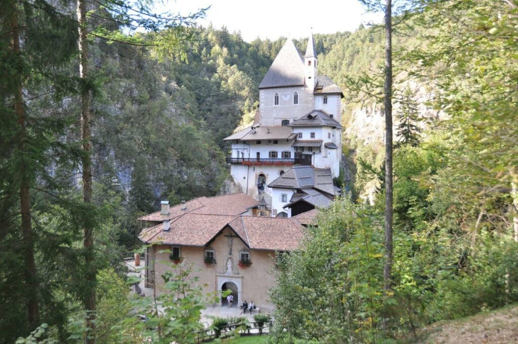 Santuario di San Romedio - UnserTirol24
