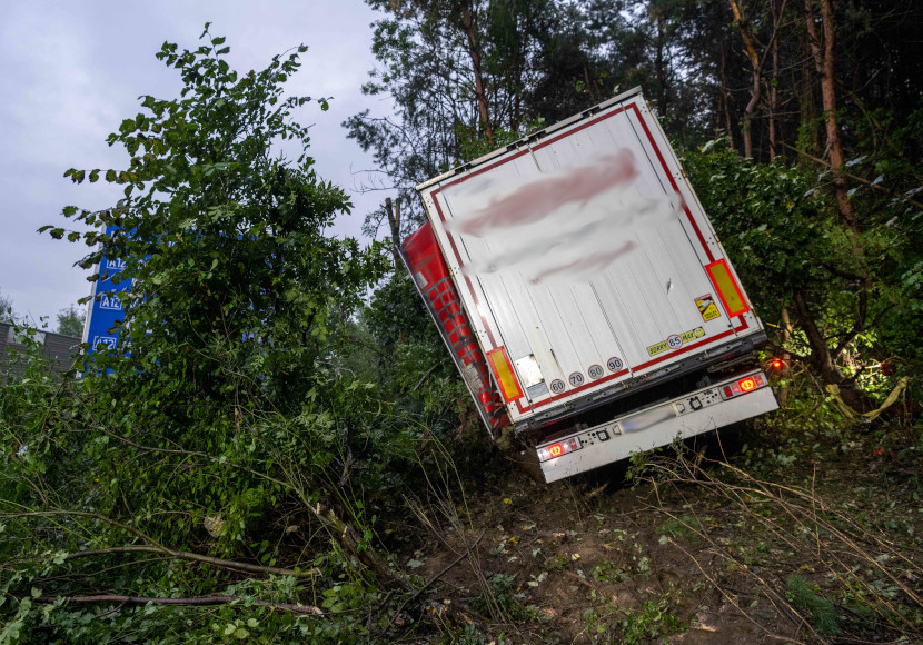 Ukrainer kracht in den Wald - UnserTirol24