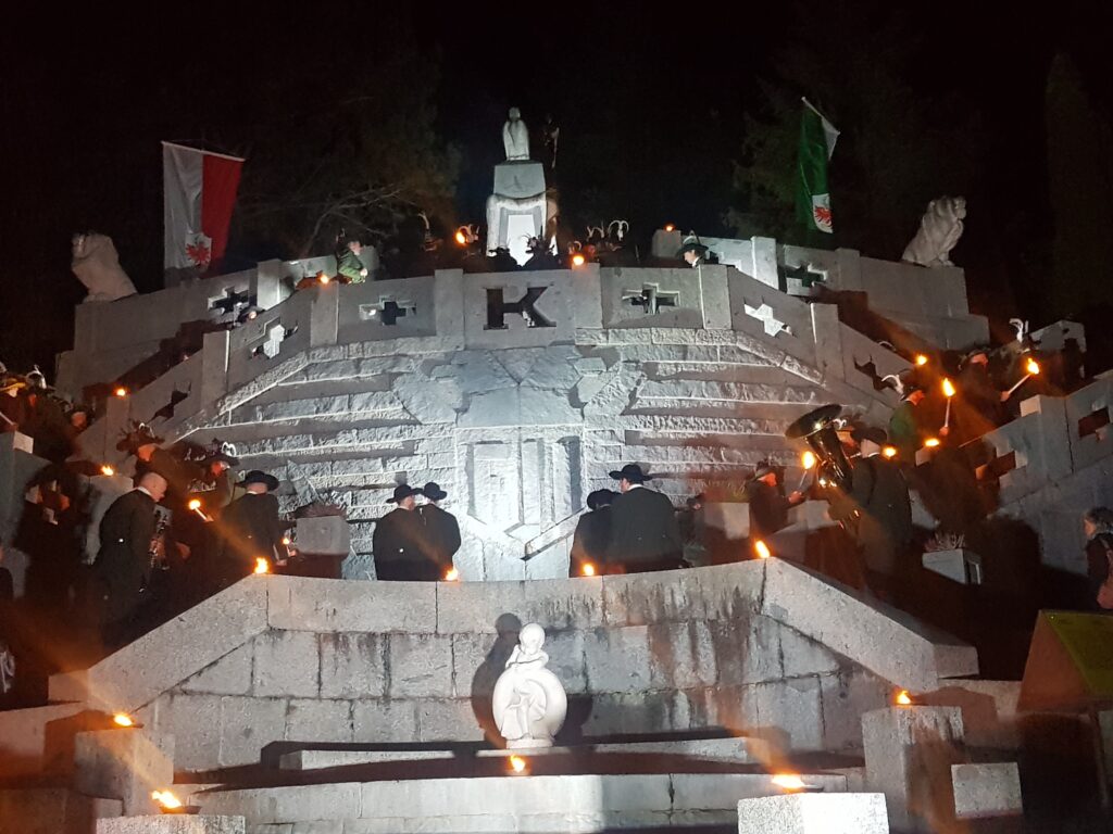 Ricordare: Alla luce delle fiaccole - UnserTirol24
