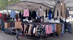 Una Terra… cinque Lingue: El merchjà del prim luni - UnserTirol24