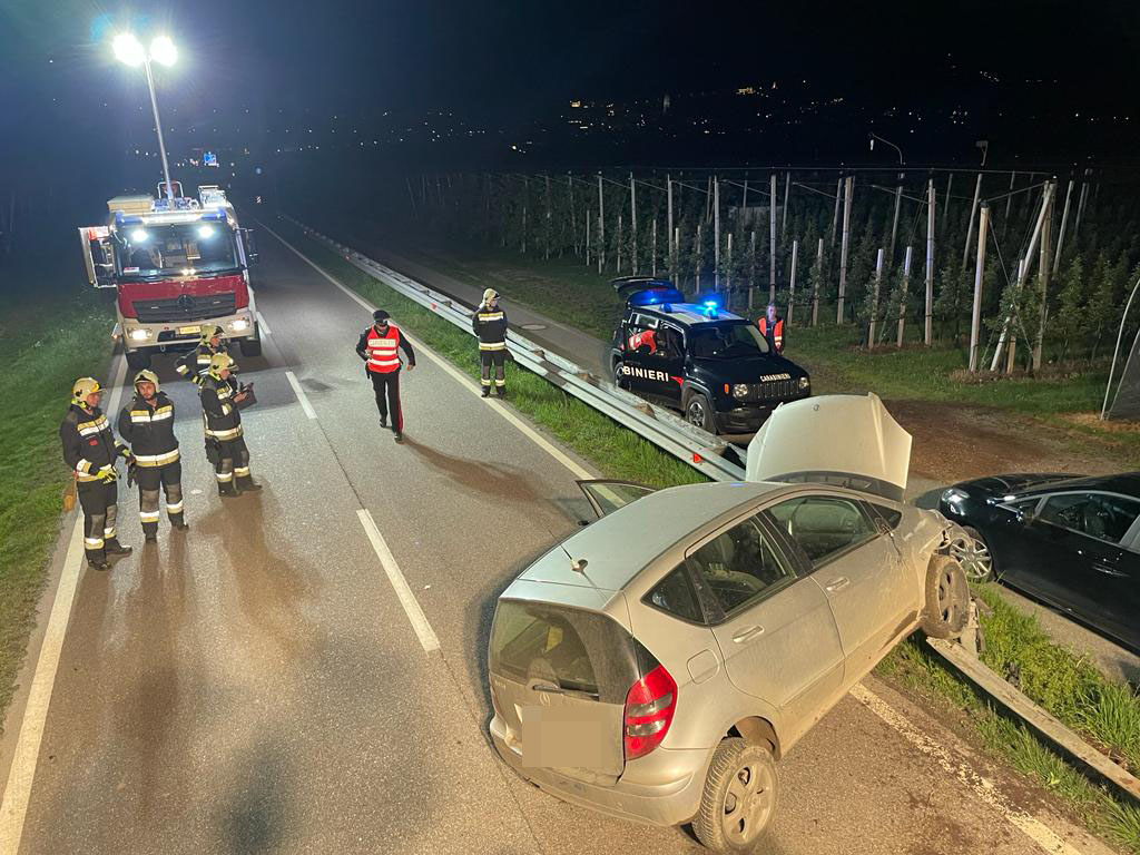 Pkw gegen Leitplanke geschleudert - UnserTirol24