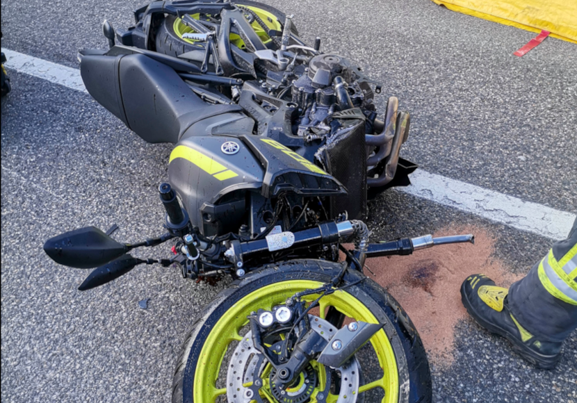 Motorradfahrer in Crash verwickelt: Schwer verletzt - UnserTirol24