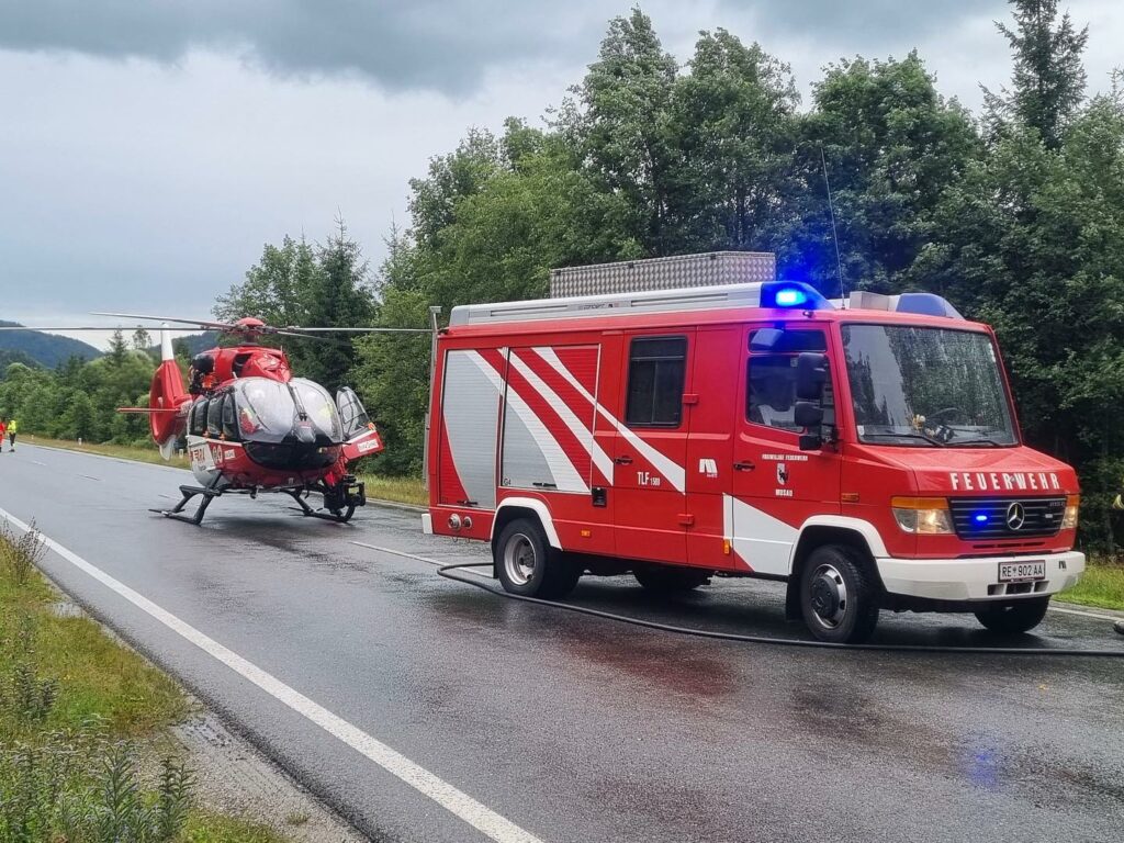 Schwerer Unfall nach Überholmanöver - UnserTirol24