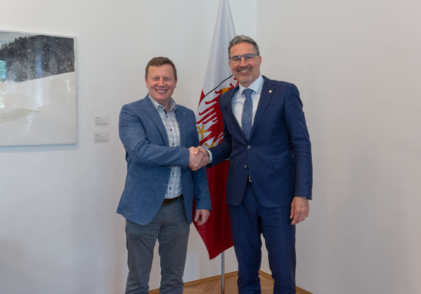 Landeshauptmann Kompatscher empfängt Bauern-Chef - UnserTirol24