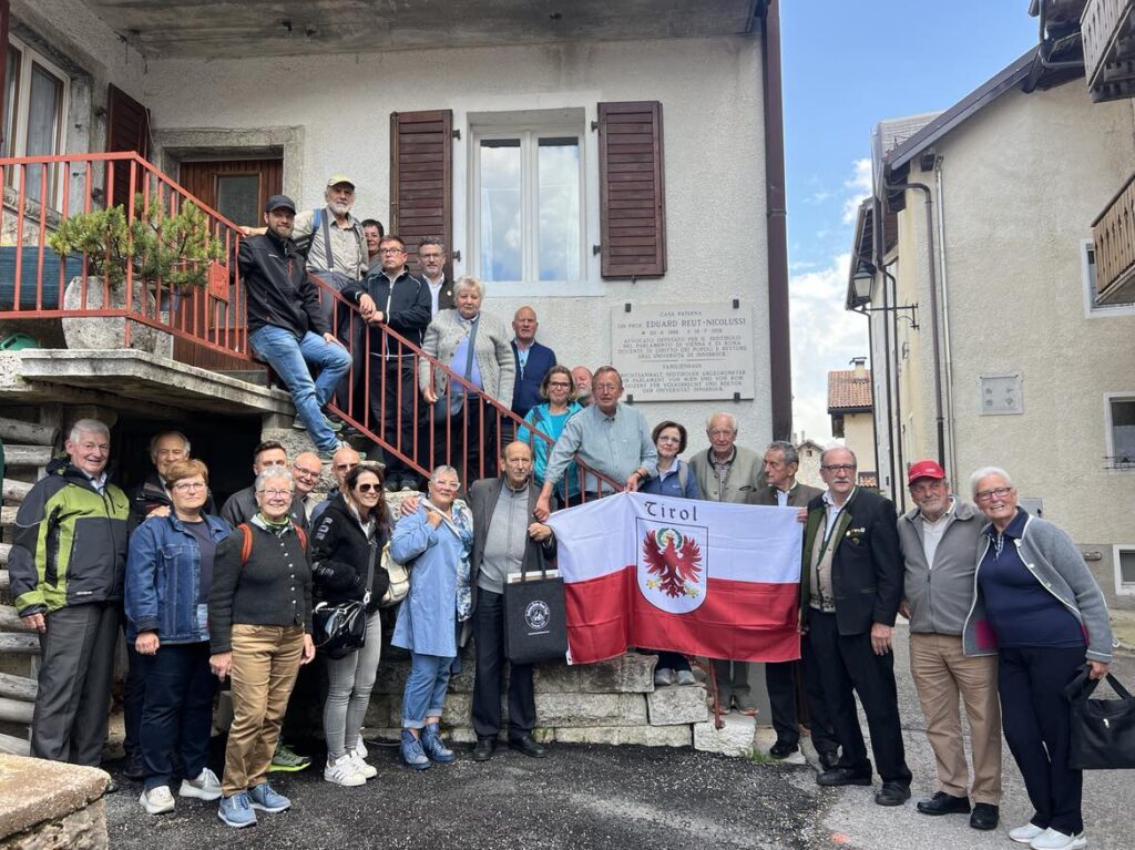 Il Südtiroler Heimatbund a Lusern - UnserTirol24