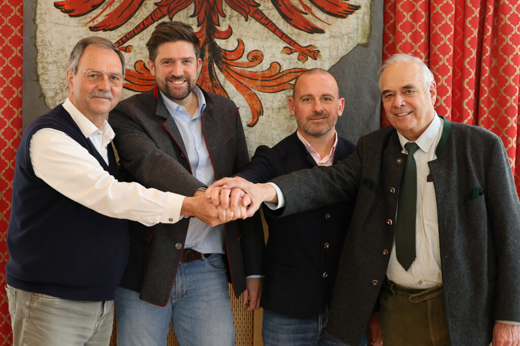 I vertici dei Tiroler Schützen a Nogaredo - UnserTirol24